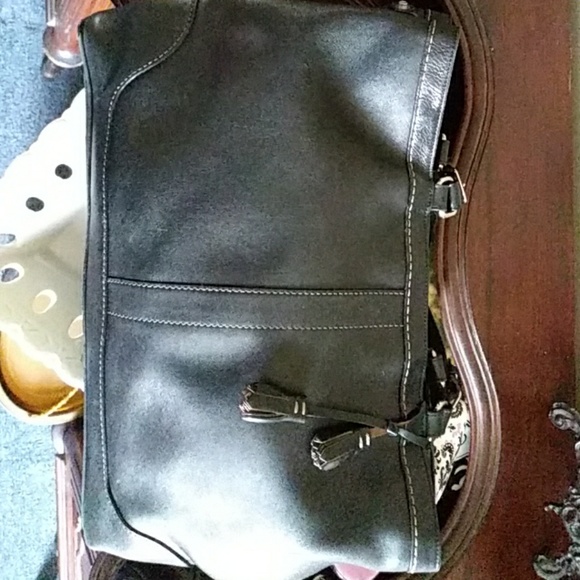 Coach | Bags | Coach Black Leather 6 Compartments Inside One Outs ...